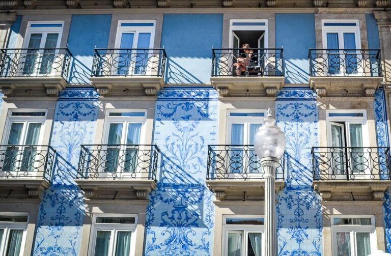 BEST Azulejos In Porto - Incredible Blue Tiles You Must See